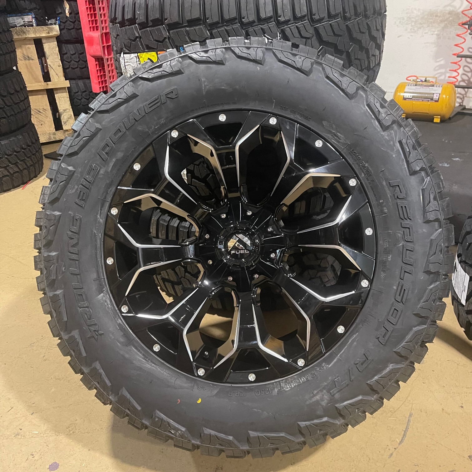 20x10 Fuel D576 Assault Black Wheels 35" AT Tires 8x180 Chevy Silverado ...