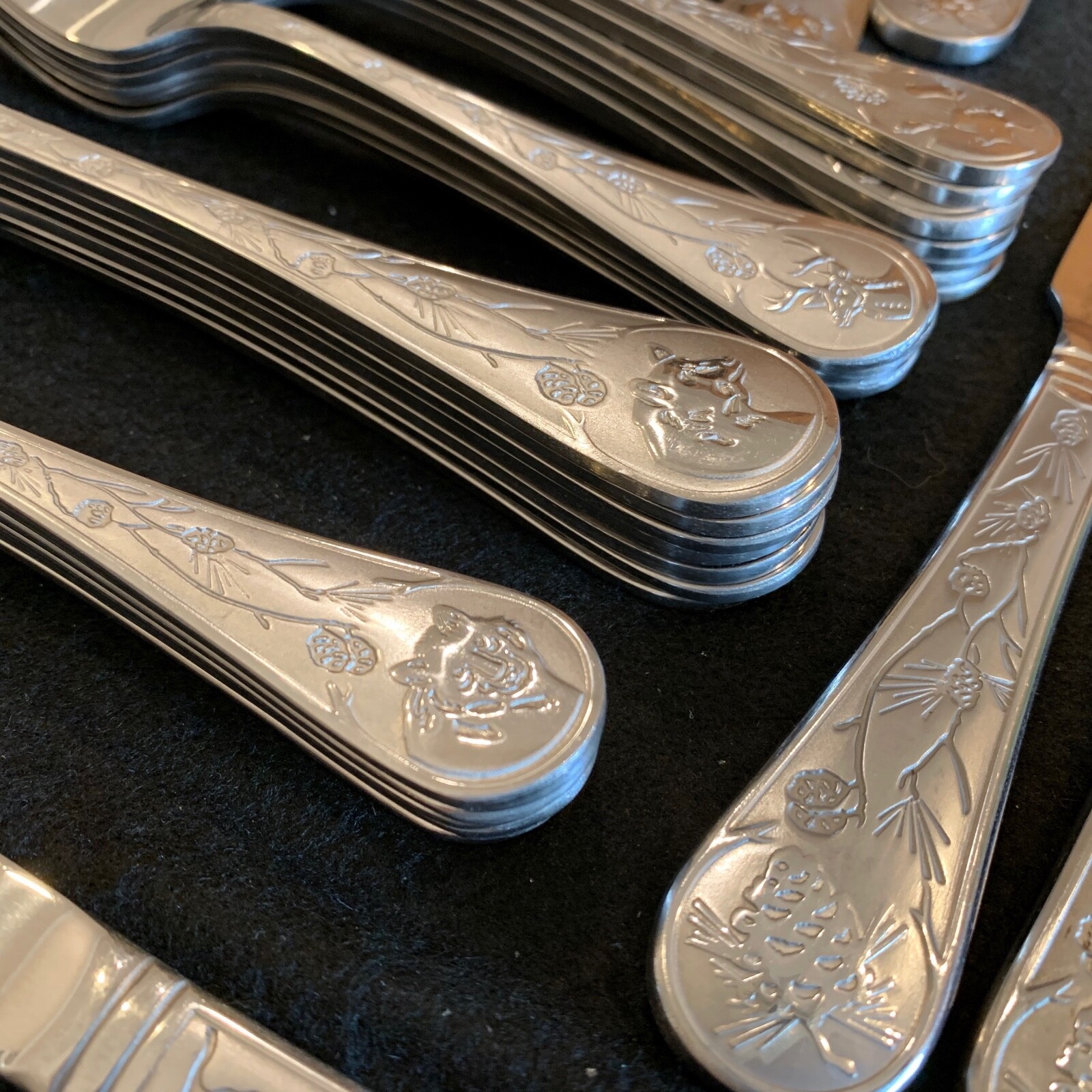 RIVERS EDGE Outdoors Deer Moose Wolf Bear Pinecone Flatware Silverware ...