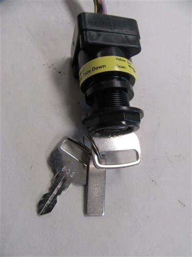 MERCURY QUICKSILVER IGNITION KEY SWITCH HARNESS W / # 832 KEYS 87 ...