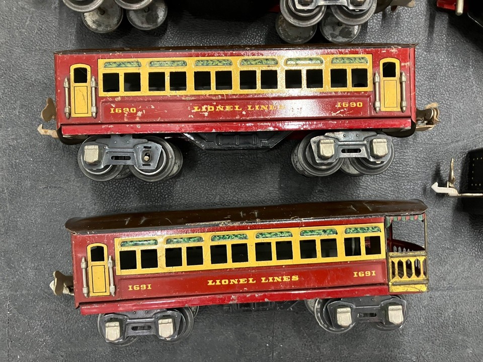 Lionel Pre War 1690 Passenger Cars + Lionel Jr Steam Locomotive! Rare ...