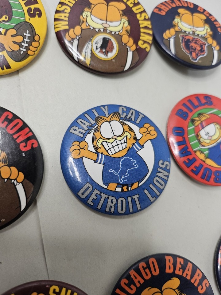 Lot Of 100 Vintage Garfield Football team buttons rare 1.75" pinbacks ...