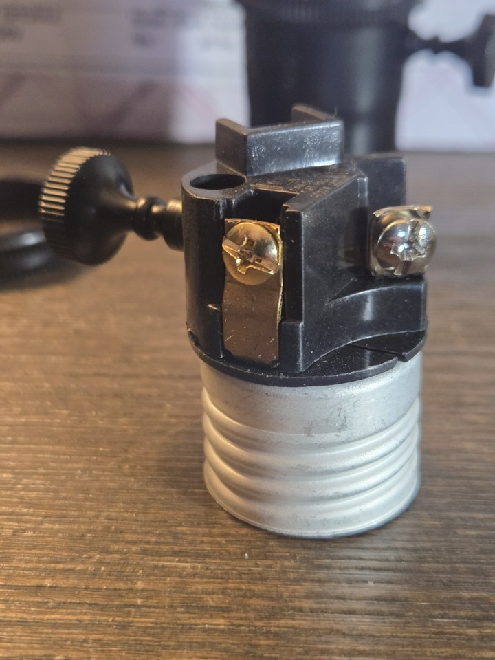 NEW VINTAGE STYLE BLACK MED BASE TURN KEY LAMP SOCKET 1/8" Isp Lot Of ...