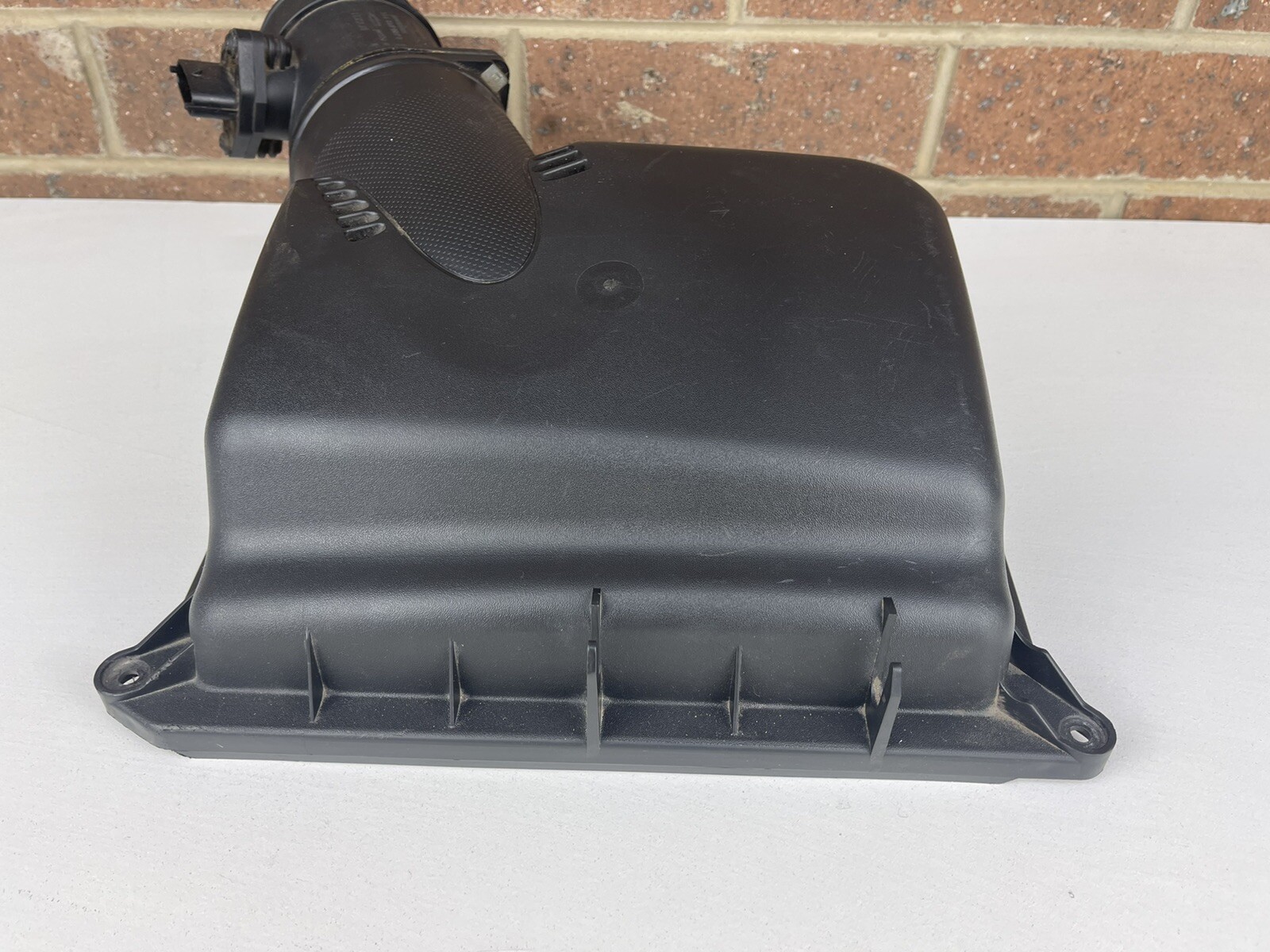 HOLDEN COMMODORE VZ 3.6L V6 AIR INTAKE BOX TOP PIECE LID PANEL 92056446 ...