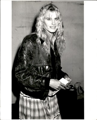 LD252 1986 Original Kevin Winter Photo DARYL HANNAH STAR @ SANTA MONICA ...