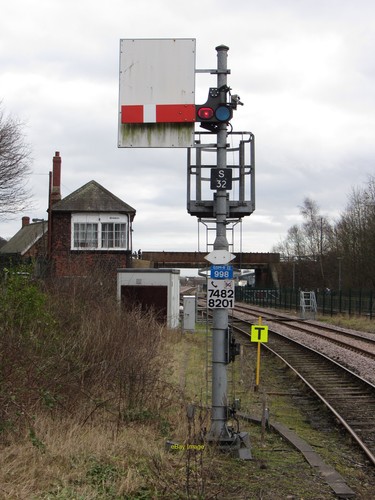 Photo 6x4 Shildon signal box and semaphore signal c2014 | eBay