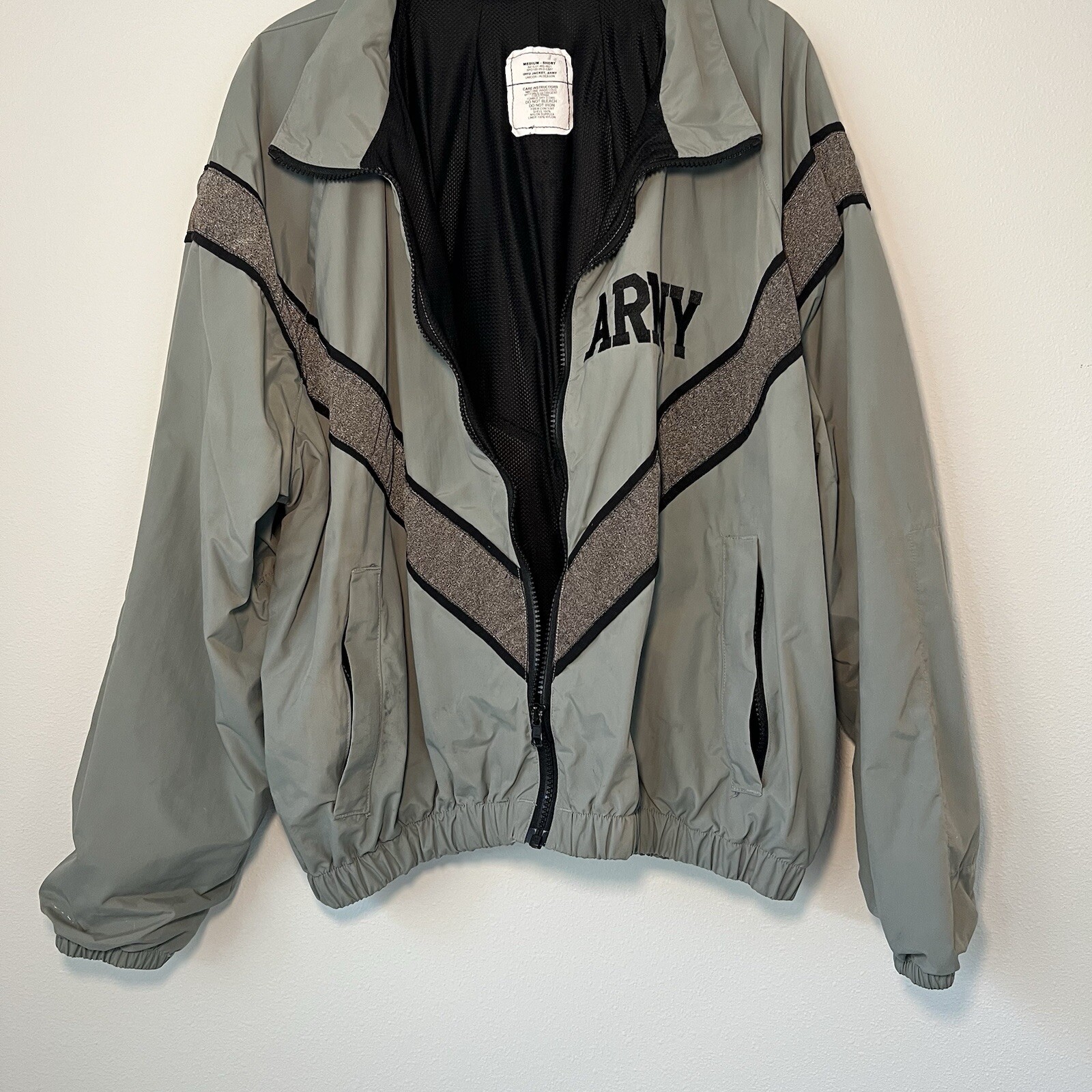 IPFU Army Training Warmup Wind Breaker Chevron Vintag… - Gem