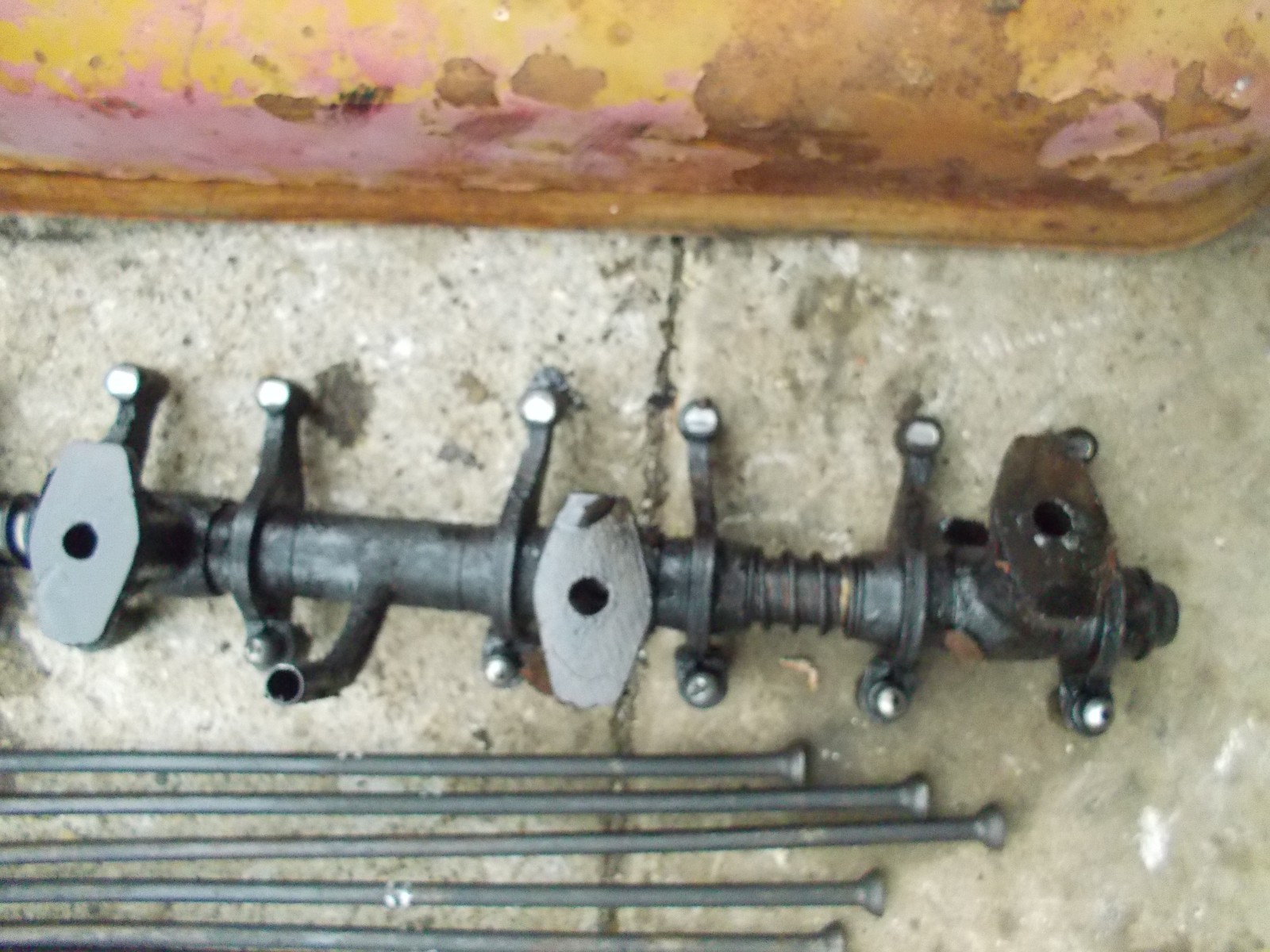 Farmall H HV Tractor engine motor push rod rods rocker arm oil line ...