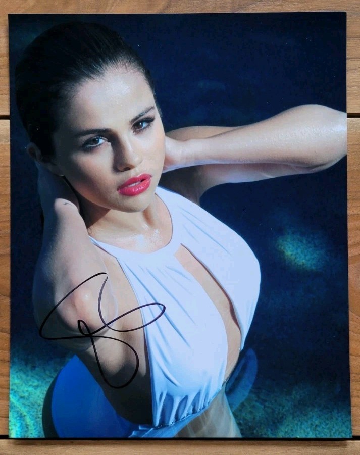 Selena Gomez Original Autographed Signed 8x10 Photo | eBay