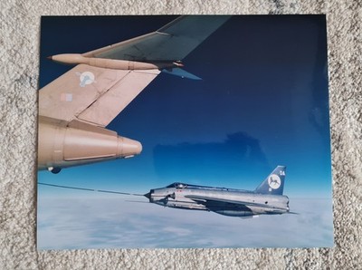 English Electric Lightning F.3 XR749 & 55sqn Victor tanker original ...