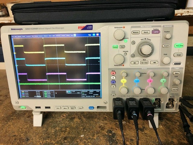 Tektronix MSO5204B Mixed Signal Oscilloscope 2 GHz 5gs/s to 10 Gs/s 4 ...