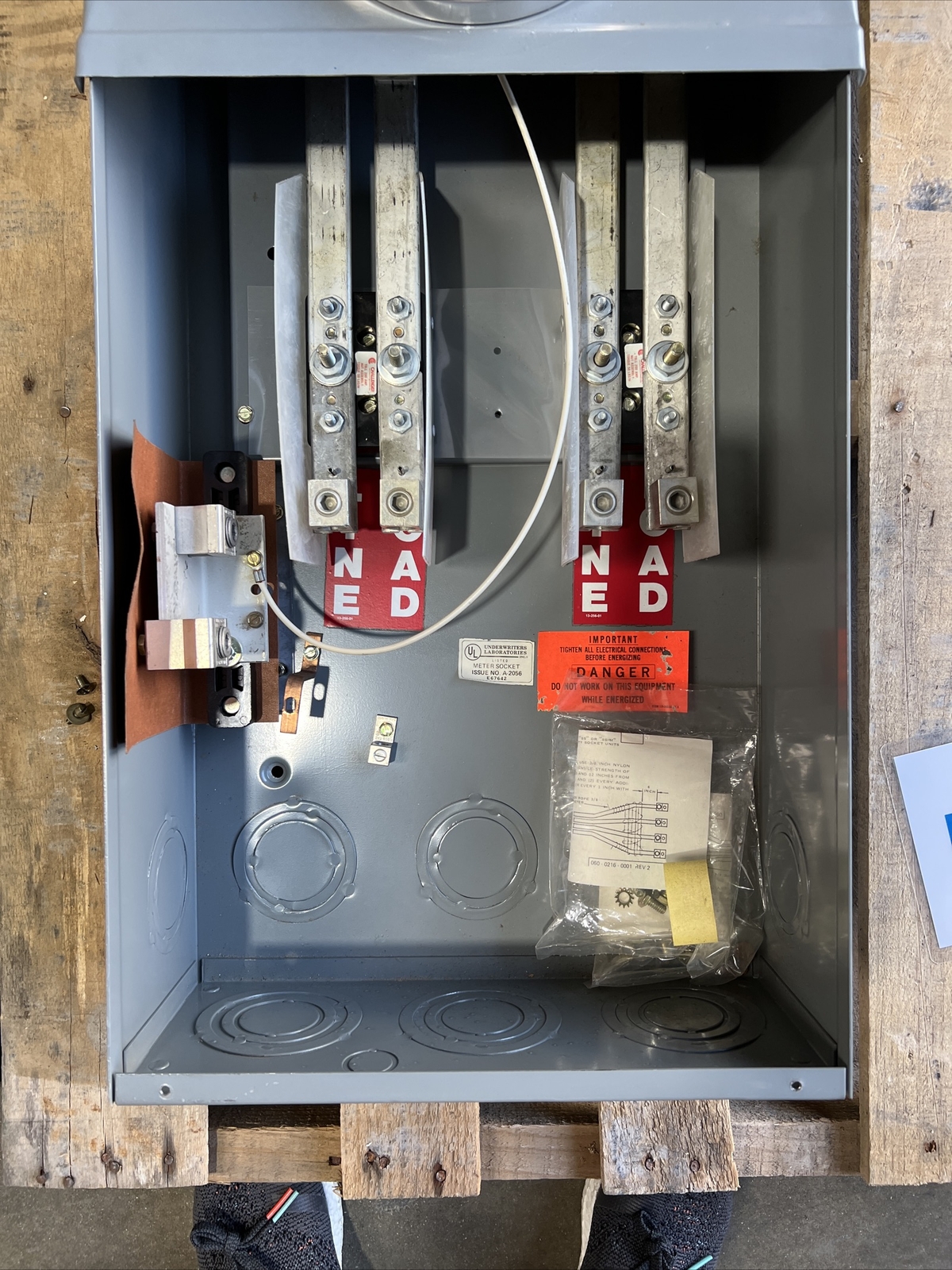 200A 4Jaw 300V 1PH 3W SYLVANIA METER SOCKET | eBay