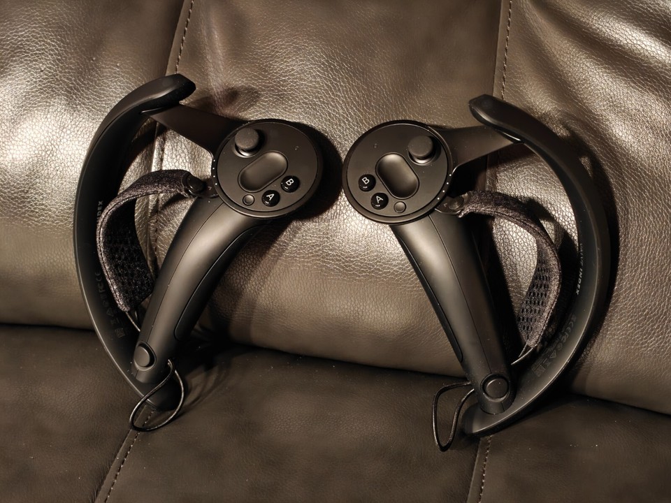 Valve Index knuckles controllers and 2 base stations 2.0 - one new in ...