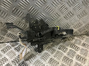 Isuzu Rodeo Denver 3.0 2.5 2004-08 Bonnet Catch GENUINE | eBay