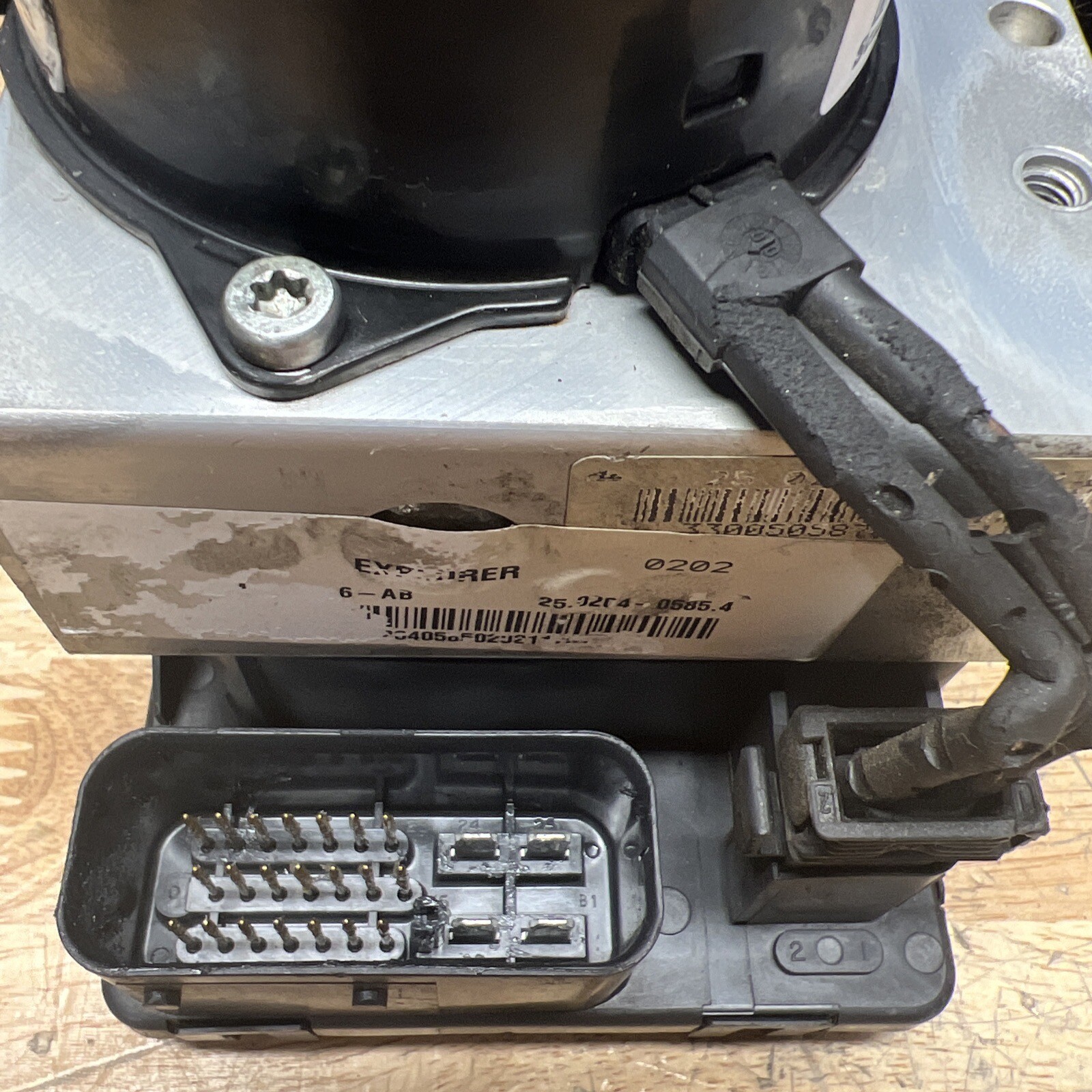 1999-2001 Ford Explorer ABS Pump Control OEM XL2T2C219AC Module 23 15c2 ...