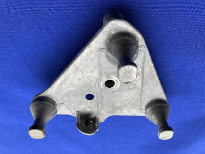 2012-2014 Mercedes W204 C250 C350 X204 GLK350 ABS Pump Bracket Mount ...