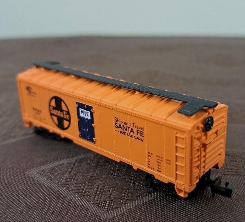 Model Power Santa Fe Reefer Freight Box Car N Scale 1:160 SFRP 2285 ...