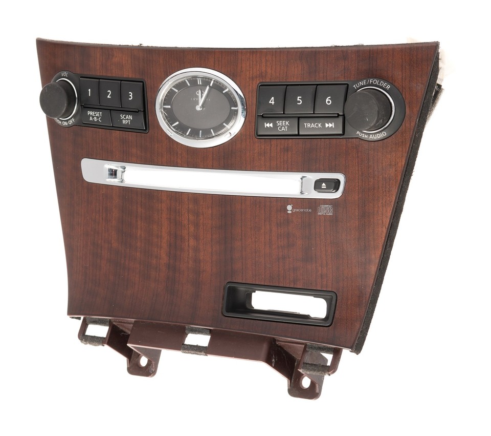 2008-10 Infiniti M35 Radio Audio Controls Analog Clock in Bezel Part ...