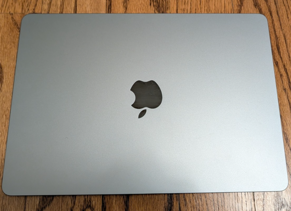 Apple MacBook Air 13-inch M2 Chip Laptop 16GB RAM, 512GB SSD, 2022 ...