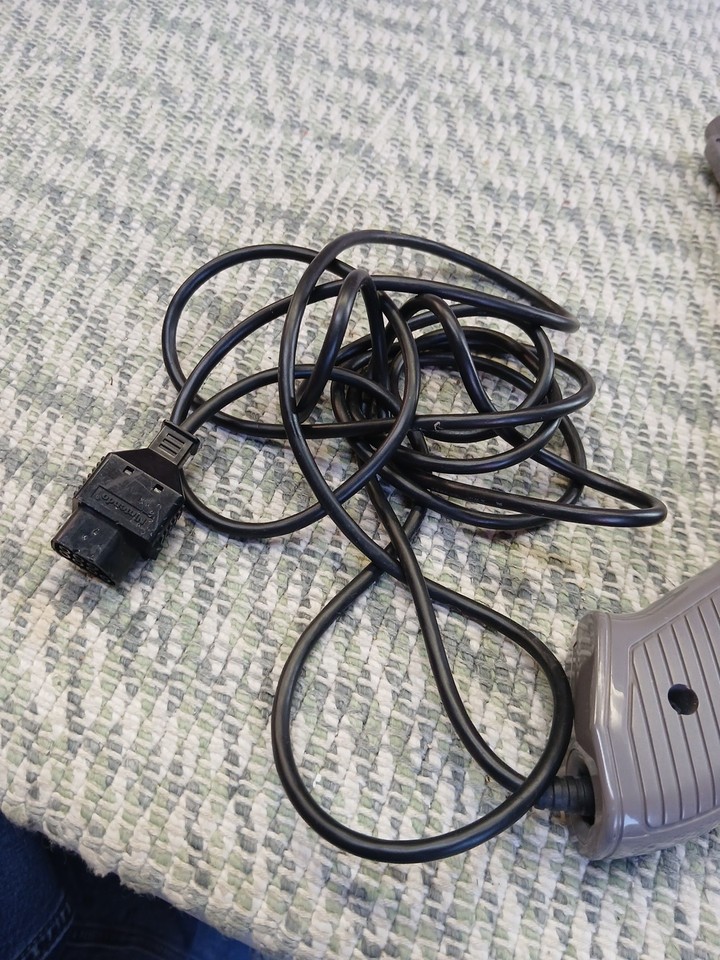 Original 1985 Nintendo grey NES Zapper Duck Hunt Gun - UnTested | eBay