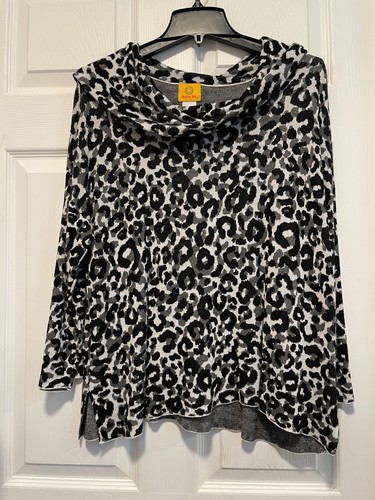 RUBY RD Top shirt XL 16 Bust 46 Length 25 White/Black/Gray Animal Cowl ...
