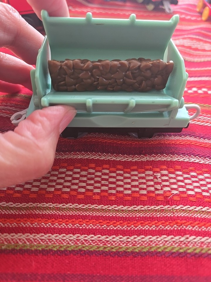 Thomas TrackMaster Zip Zoom Logging Adventure Tipping Train car 2009 ...