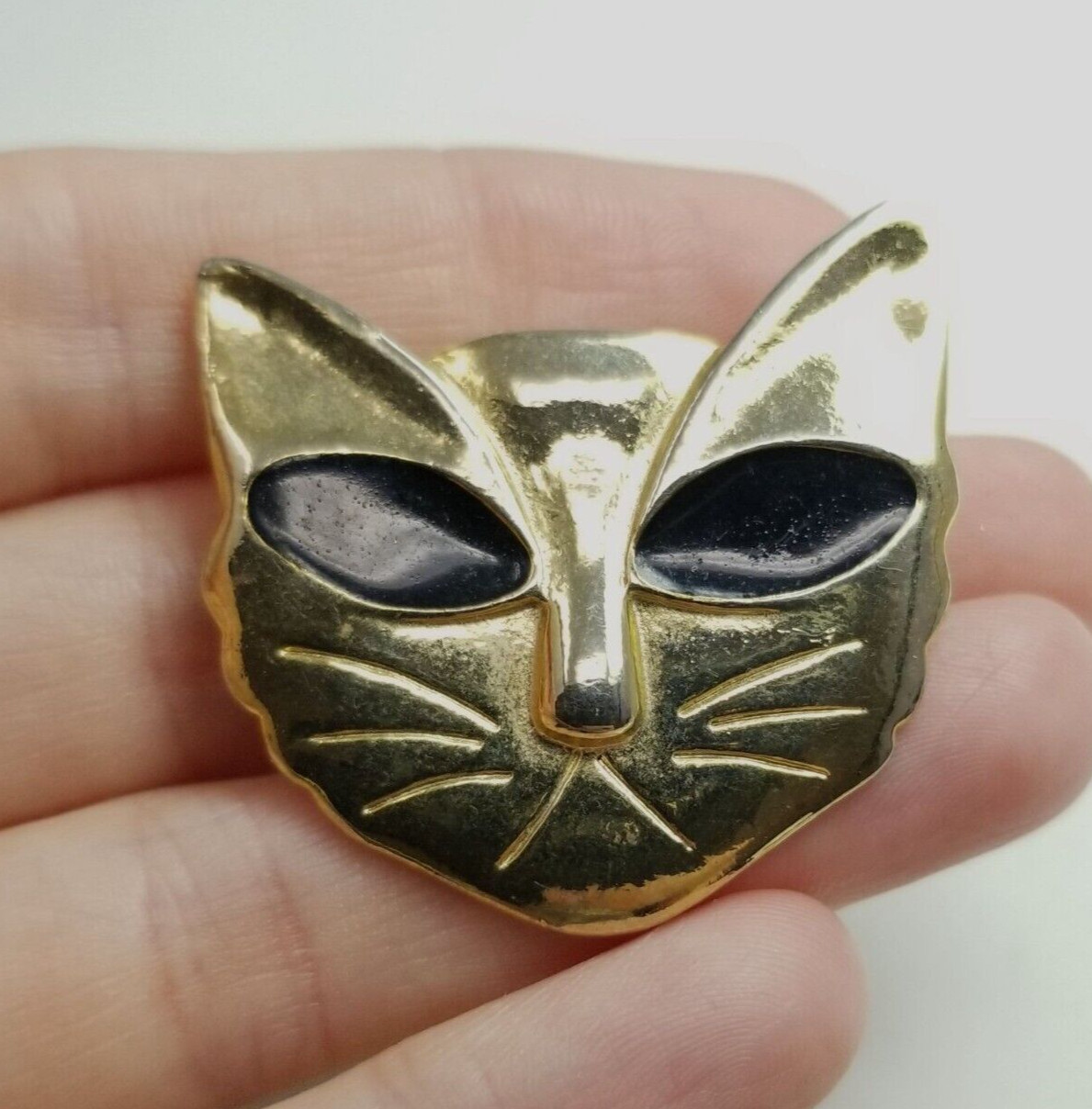 Vintage Cat Face with Black Eyes Brooch, Gold Tone, R… - Gem