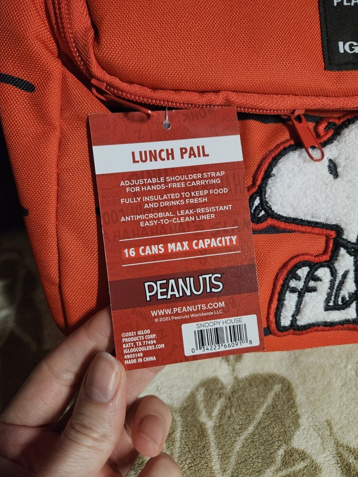 IGLOO X PEANUTS Insulated Red Snoopy House 16-can Lunch Box Cooler Bag ...