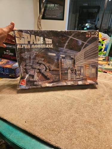 AMT ERTL Space: 1999 Alpha Moonbase 1/3200 Scale Model Kit - #30067-10D ...