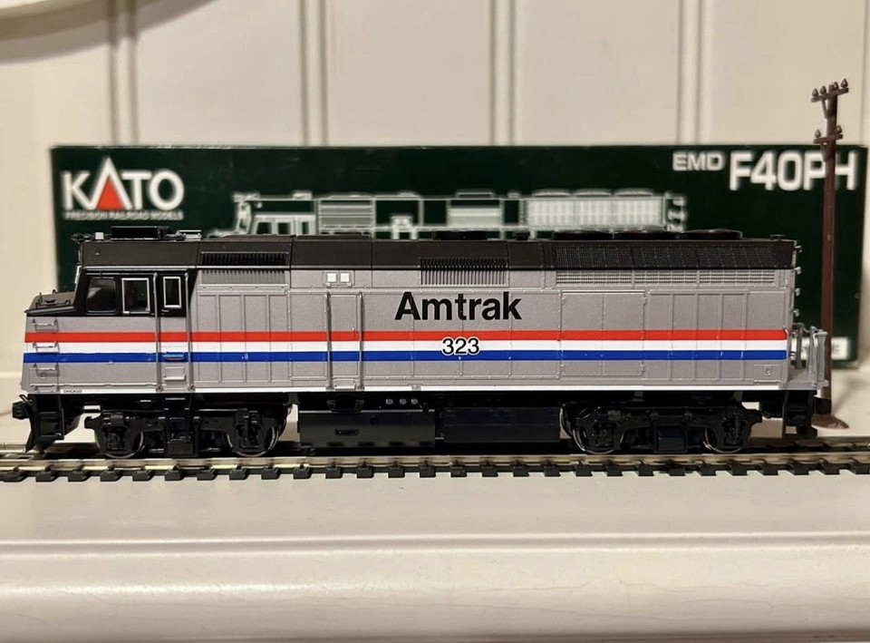 Kato HO Amtrak F40PH Custom Numbered 323 | eBay