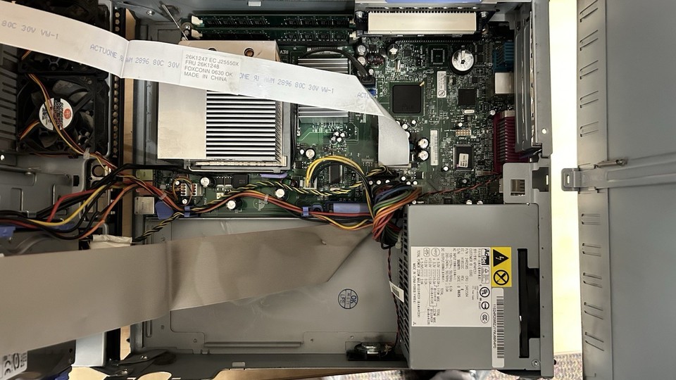 IBM ThinkCentre 8215A2U M52 Celron D - 2GB RAM - 40GB HDD - Win 2000 ...