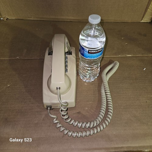 ITT Old Style Retro White Wall Phone with Handset Volume Control ...