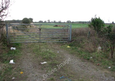 Photo 6x4 Gate into a field south of Beccles Road (A143) Belton/TG4802 ...