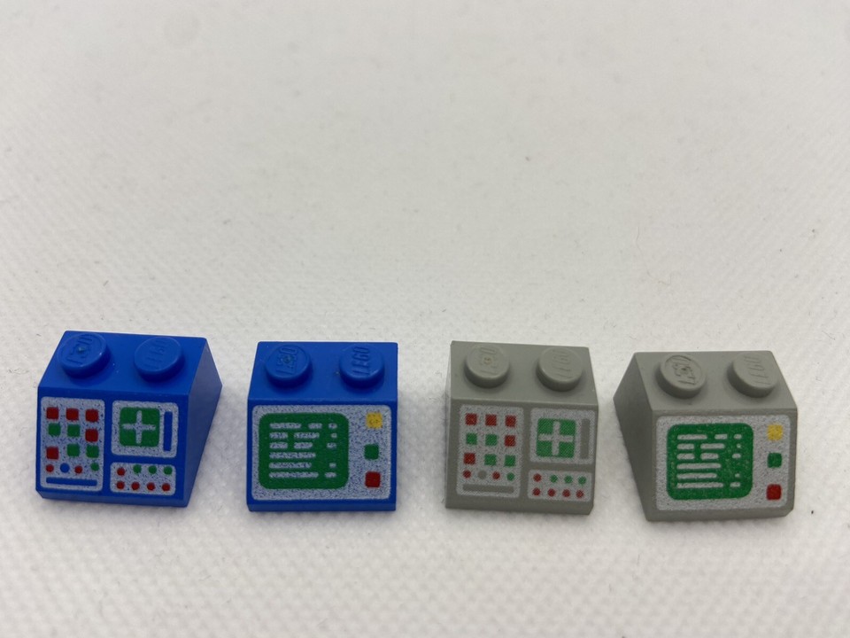 (7) LEGO Classic Space Computer Screen Lot- Printed 2x2 slope-Control ...