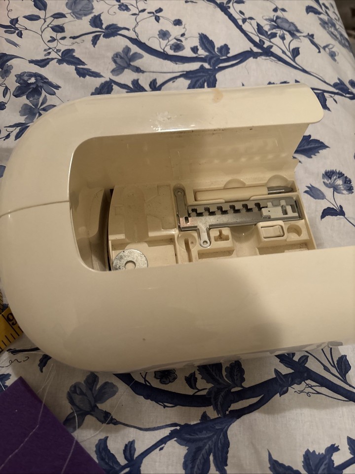 Singer Quantum XL-1000 Computerized Sewing Machine with Attachments | eBay