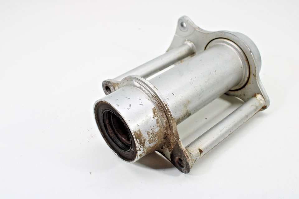 2001 YAMAHA BANSHEE 350 OEM REAR BACK AXLE CARRIER | eBay