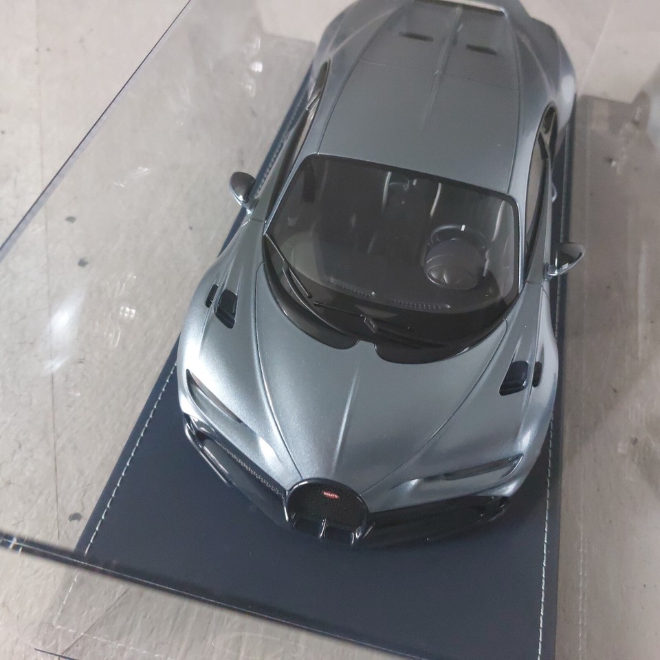 Bugatti Chiron Profilee, Blue Royale Carbon, 1:18, MR Collection, Neu ...