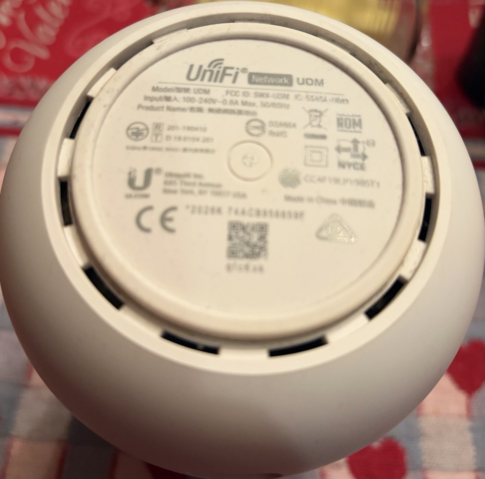 Ubiquiti Dream Machine UniFi Router Network UDM Access point WIFI ...