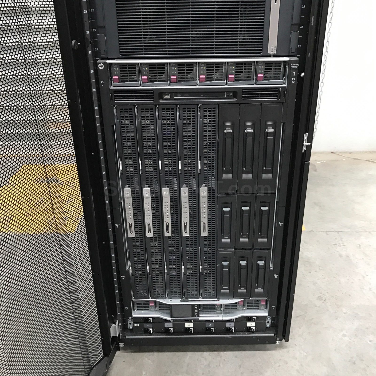 HPE Integrity Superdome 2 (SD2-10s) 5x CB900s Blades, 4x IOX Enclosues ...