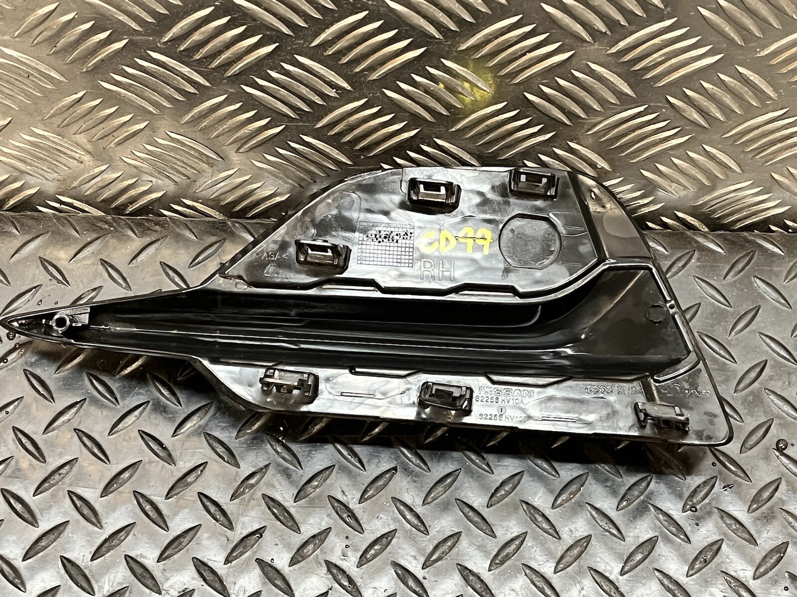 GENUINE NISSAN QASHQAI J11 FRONT RIGHT RH BUMPER GRILL 62256-HV10A 2017 ...