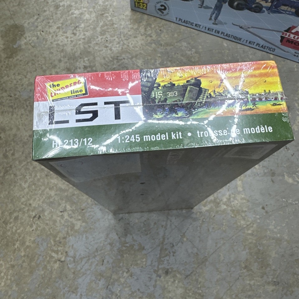 The Lindbergh Line LST Landing Ship 1:245 Scale #HL213/12 *Factory ...