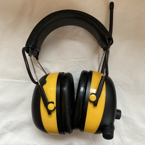 3M Digital WorkTunes Hearing Protector w/ AM/FM Radio Works noise ...