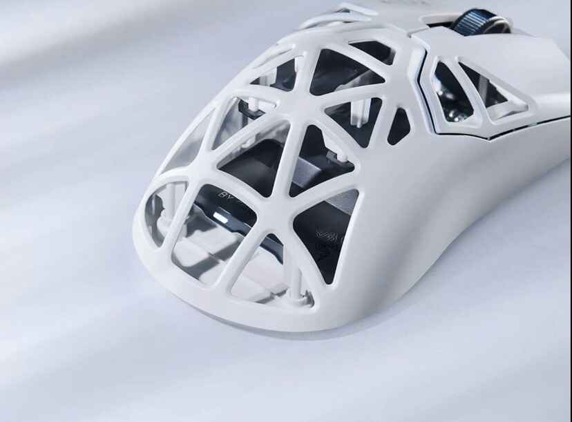 Razer Viper Mini Signature Edition White BRAND NEW | eBay Razer Viper Mini Signature Edition White BRAND NEW | eBay