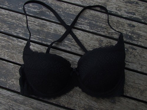 BRAS N THINGS BRA SIZE 8D 30D WORN MINIMAL UNDERWIRE PUSH UP CRISSCROSS ...