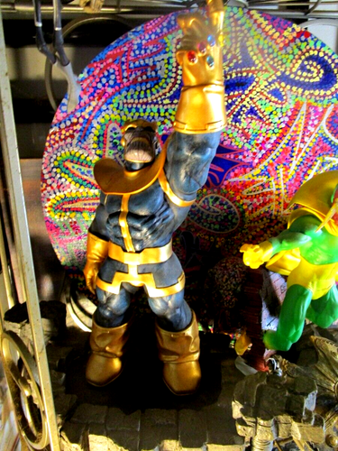 Art Asylum Marvel Milestones Thanos Infinity Gauntlet 14” Statue (2004 ...