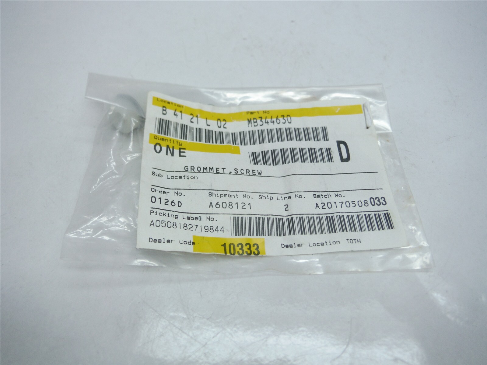 99-03 MITSUBISHI GALANT TRUNK LID GROMMET OEM MB344630 | eBay