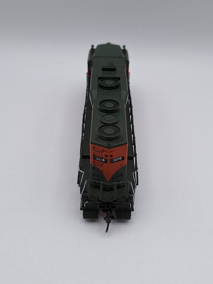HO Scale Bachmann Spectrum Locomotive GP-30 Diesel Great Northern 3016 ...