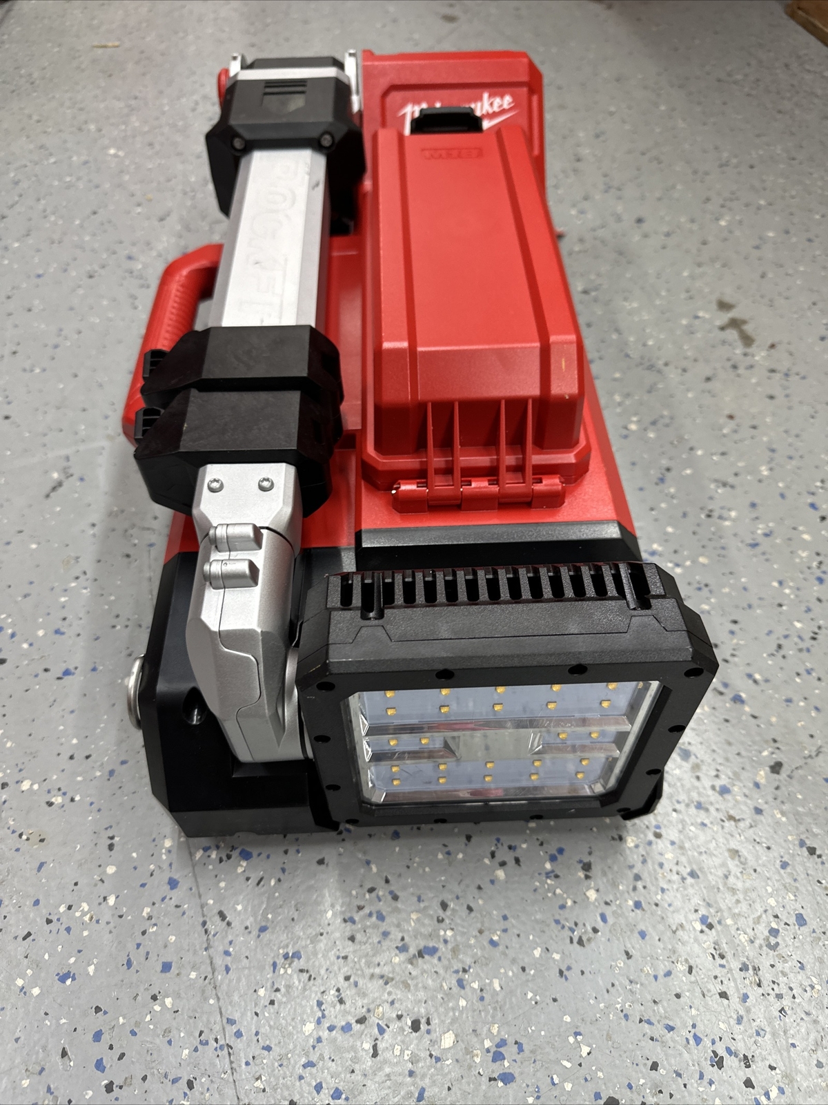 Milwaukee 2120-20 M18 Rocket Dual Pack Tower Light 18VDC LED Lamp with ...