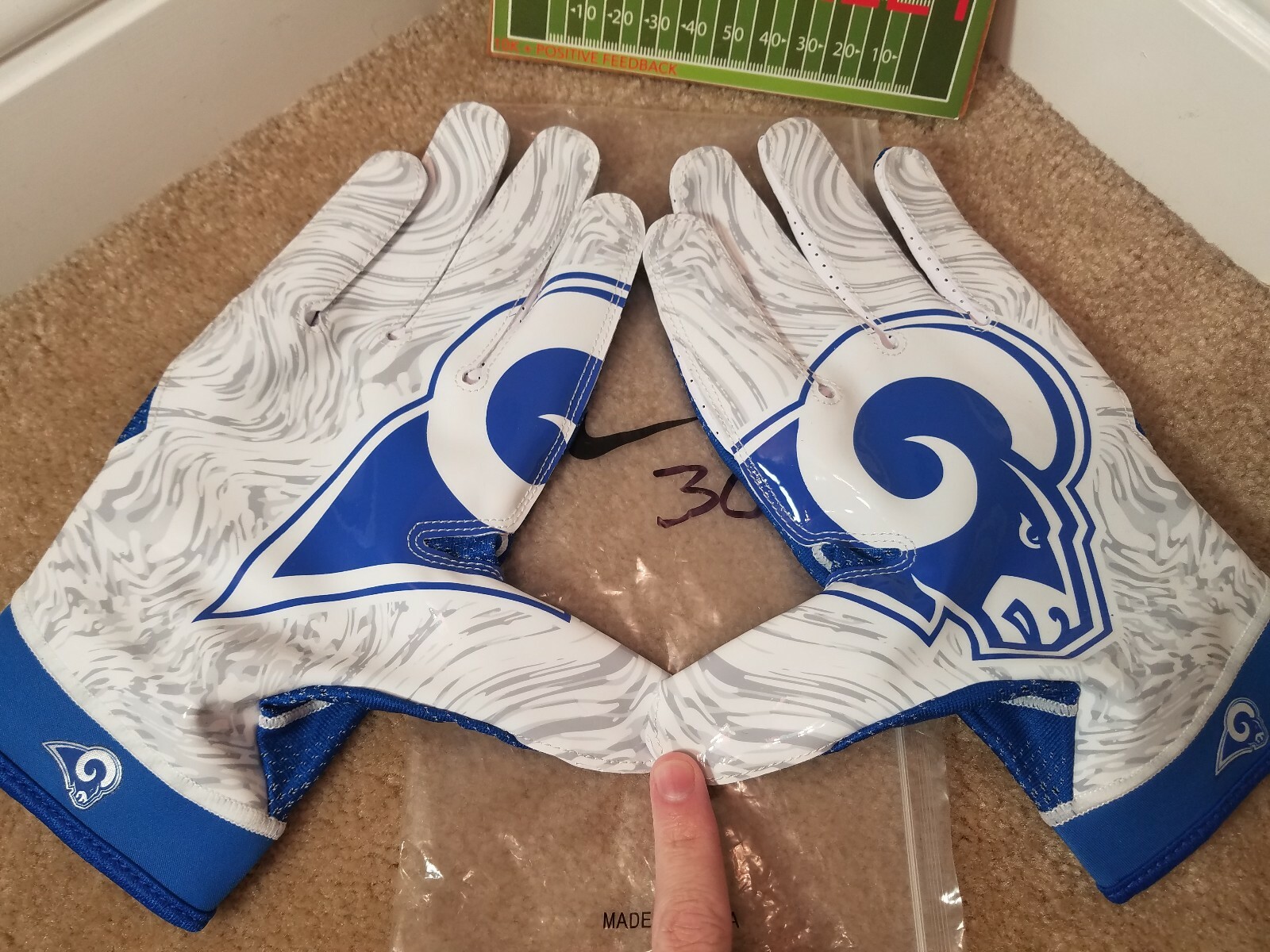 NIKE SUPERBAD 4.5 NFL L.A. RAMS #30 TODD GURLEY PADDED FOOTBALL GLOVES ...