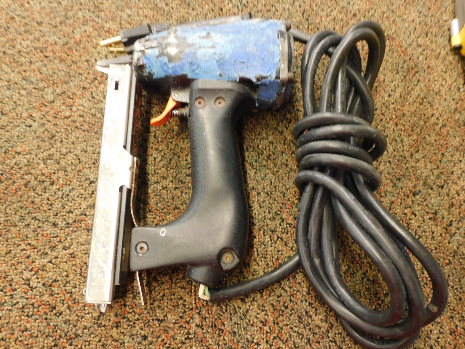 Duo-Fast Carpet Pro ENC-5418B Industrial Corded Electric Carpet Stapler ...