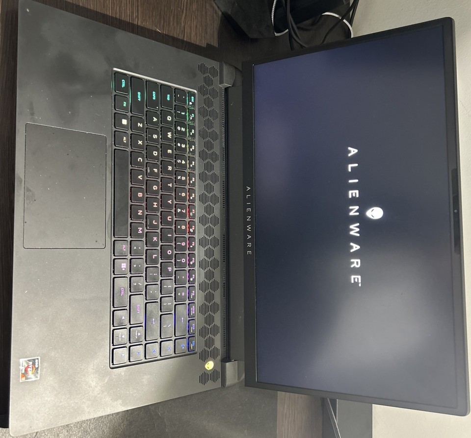 Alienware M17 R5 Laptop, 1TB SSD, Ryzen 9 6900HX, 32gb RAM (Bonus ...